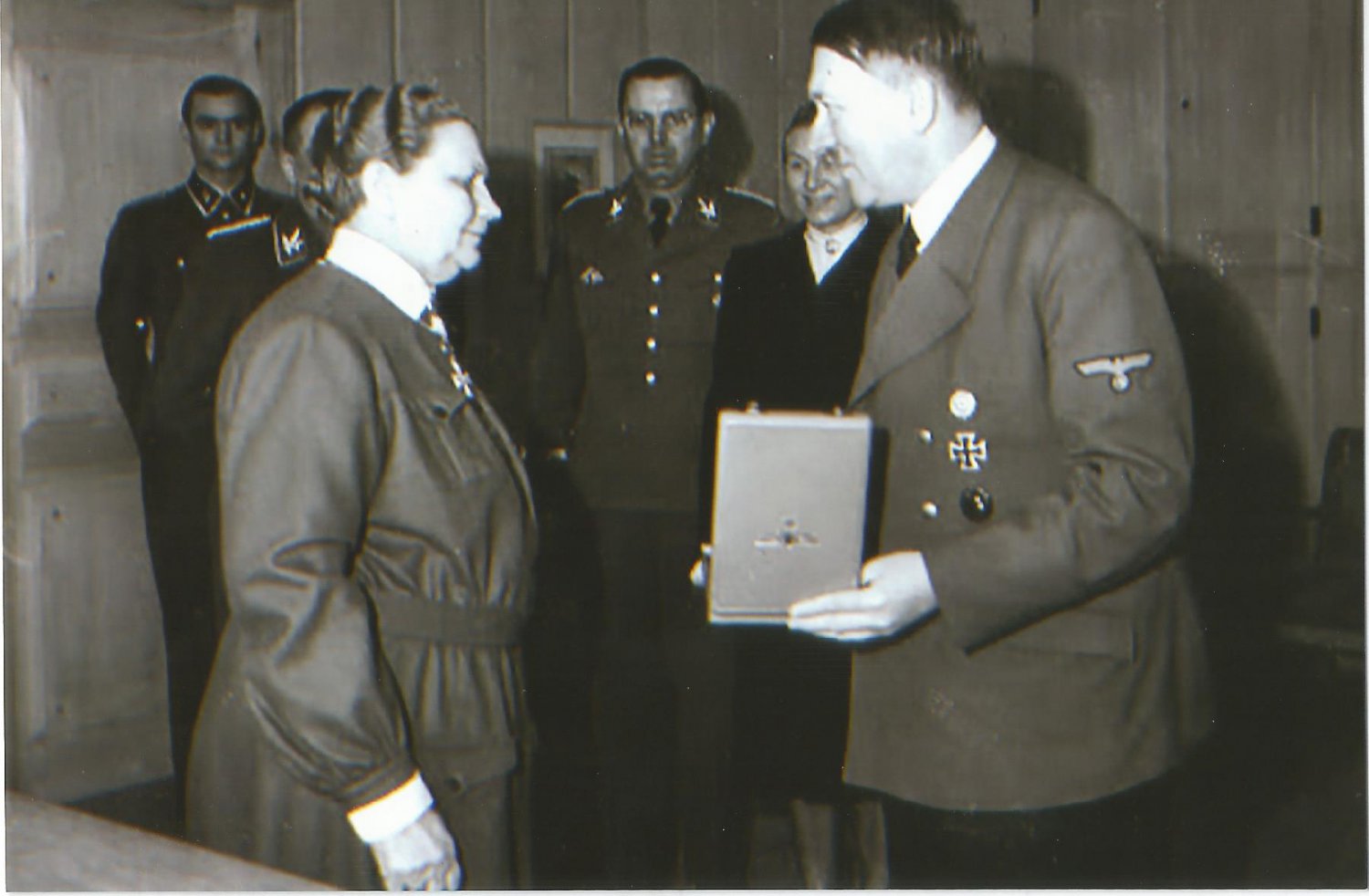 GERMAN WW2 Photo -- Adolf Hitler