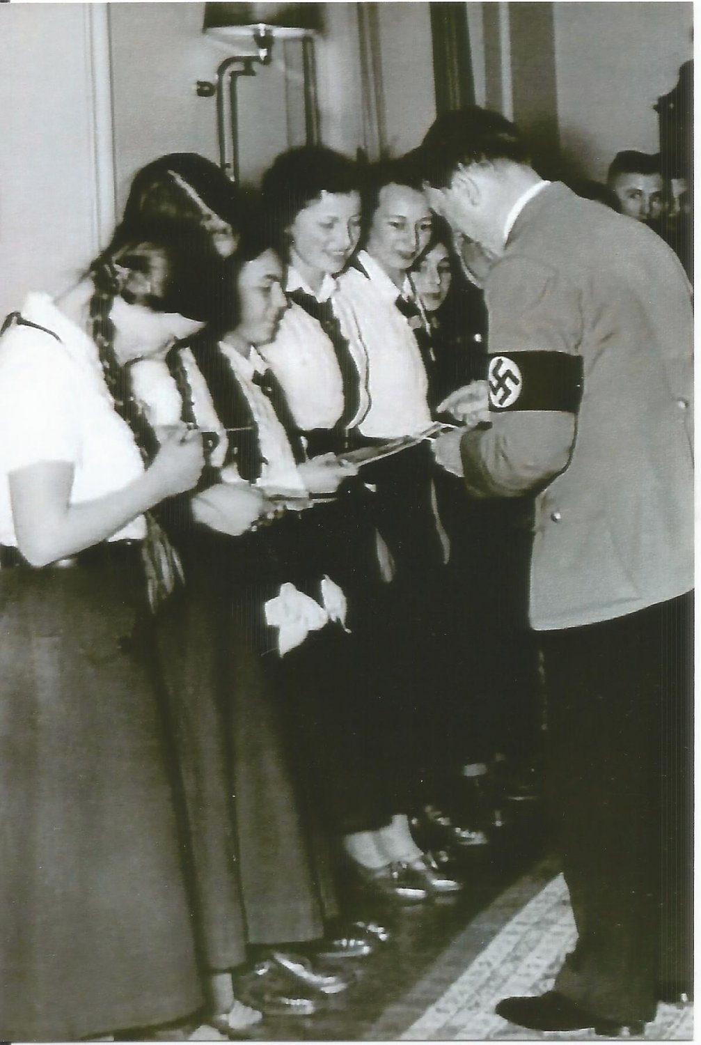 GERMAN WW2 Photo -- Adolf Hitler