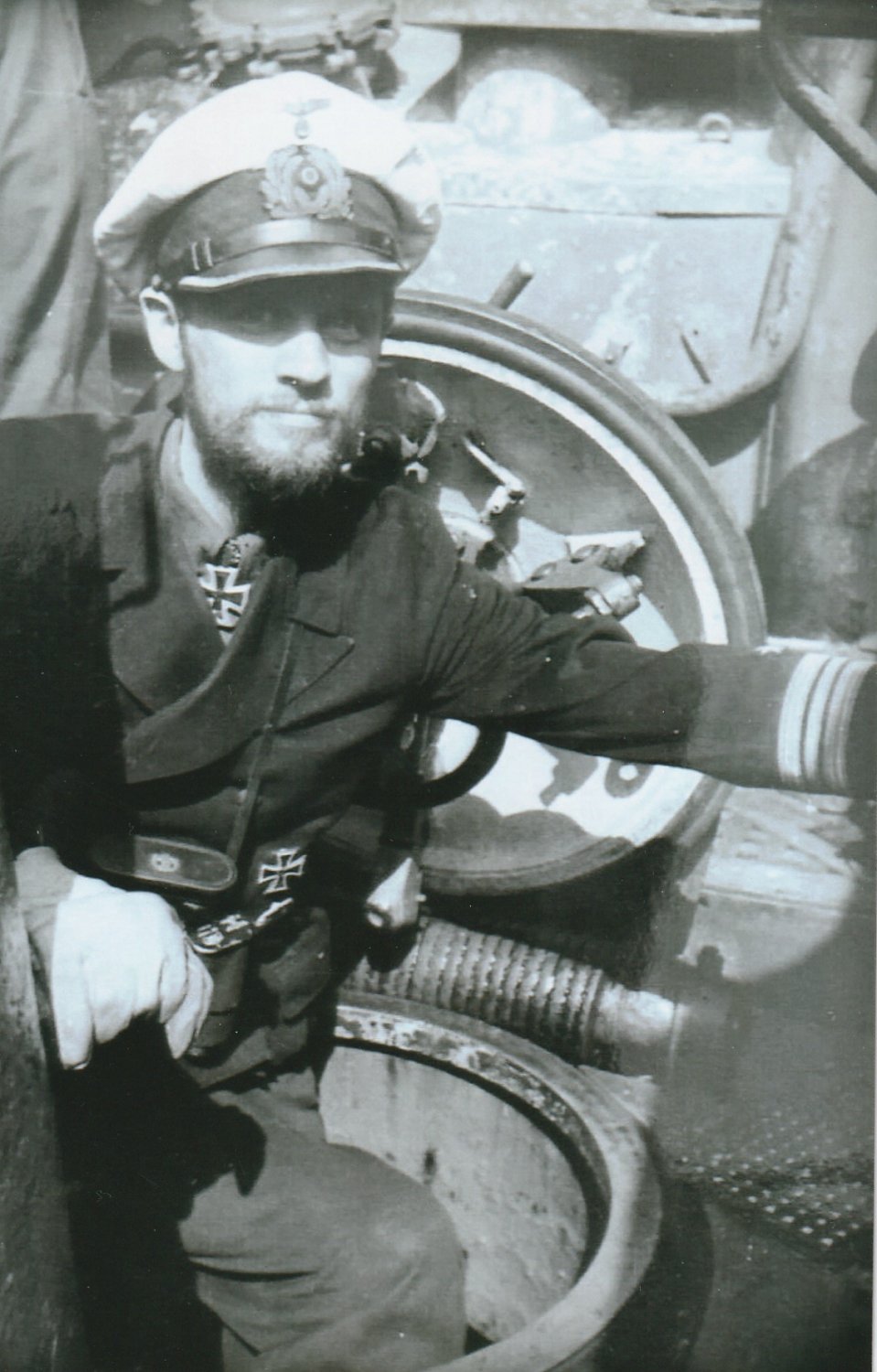 GERMAN WW2 Photo-- U - Boat Captain