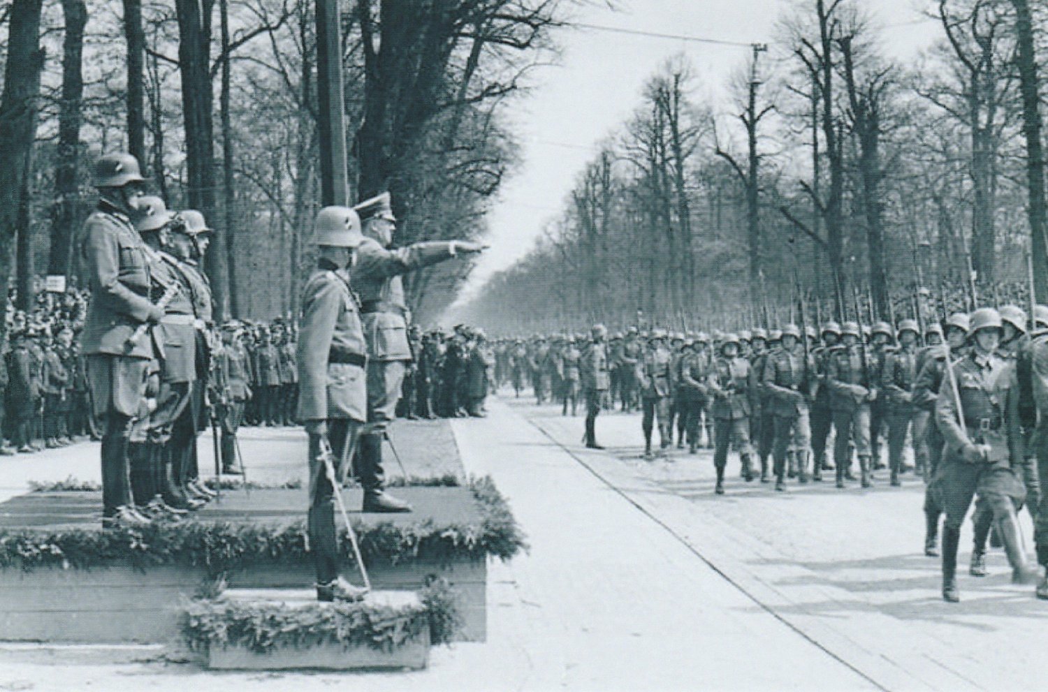 GERMAN WW2 Photo -- Adolf Hitler