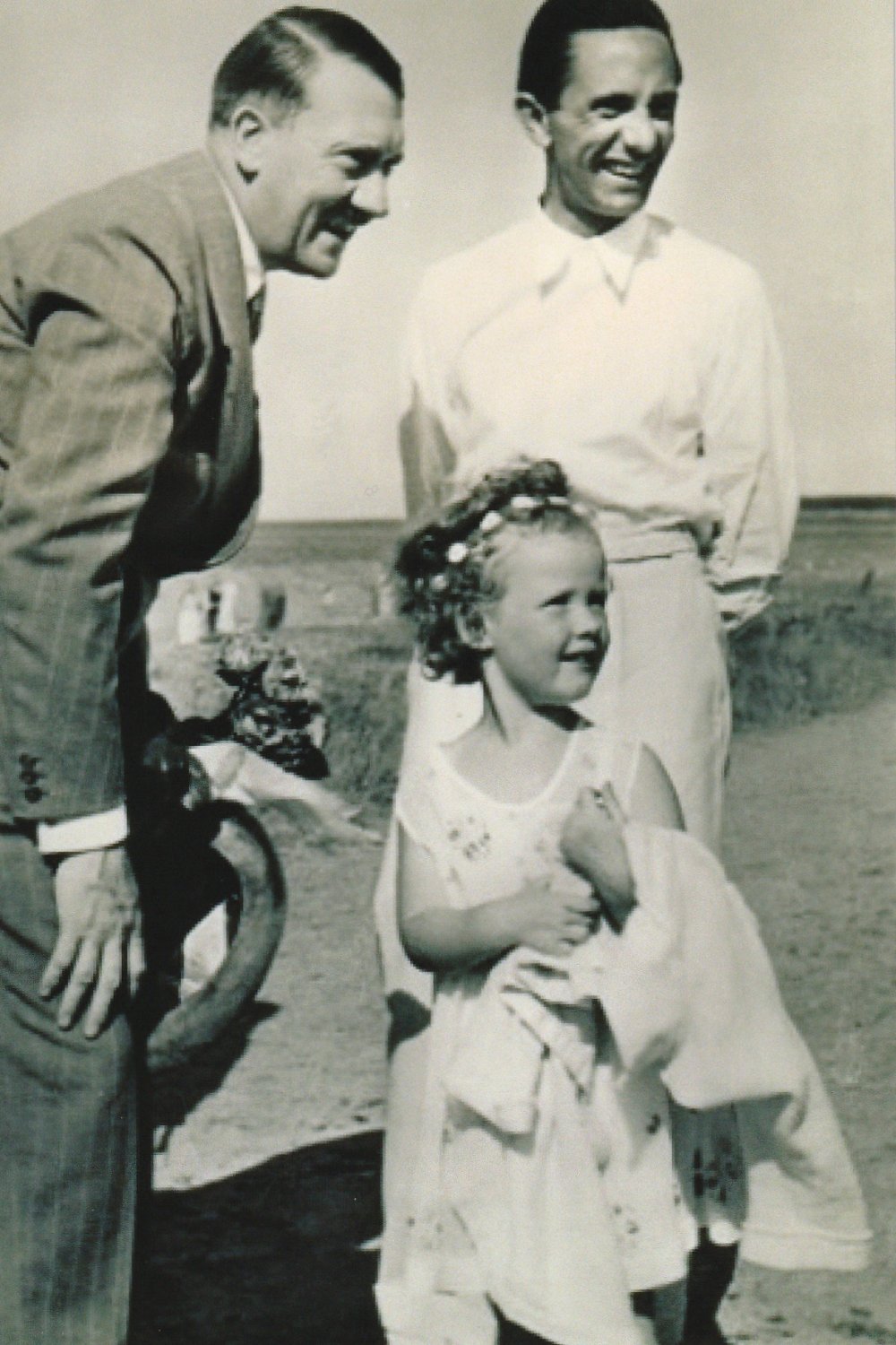 GERMAN WW2 Photo -- Adolf Hitler