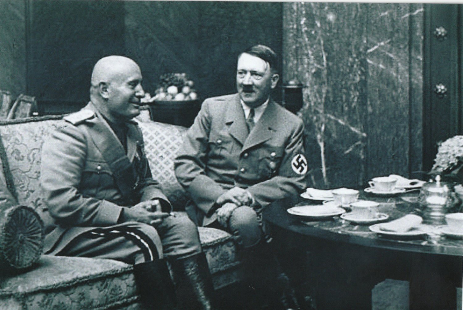 German WW2 Photo == Adolf Hitler + Mussolini