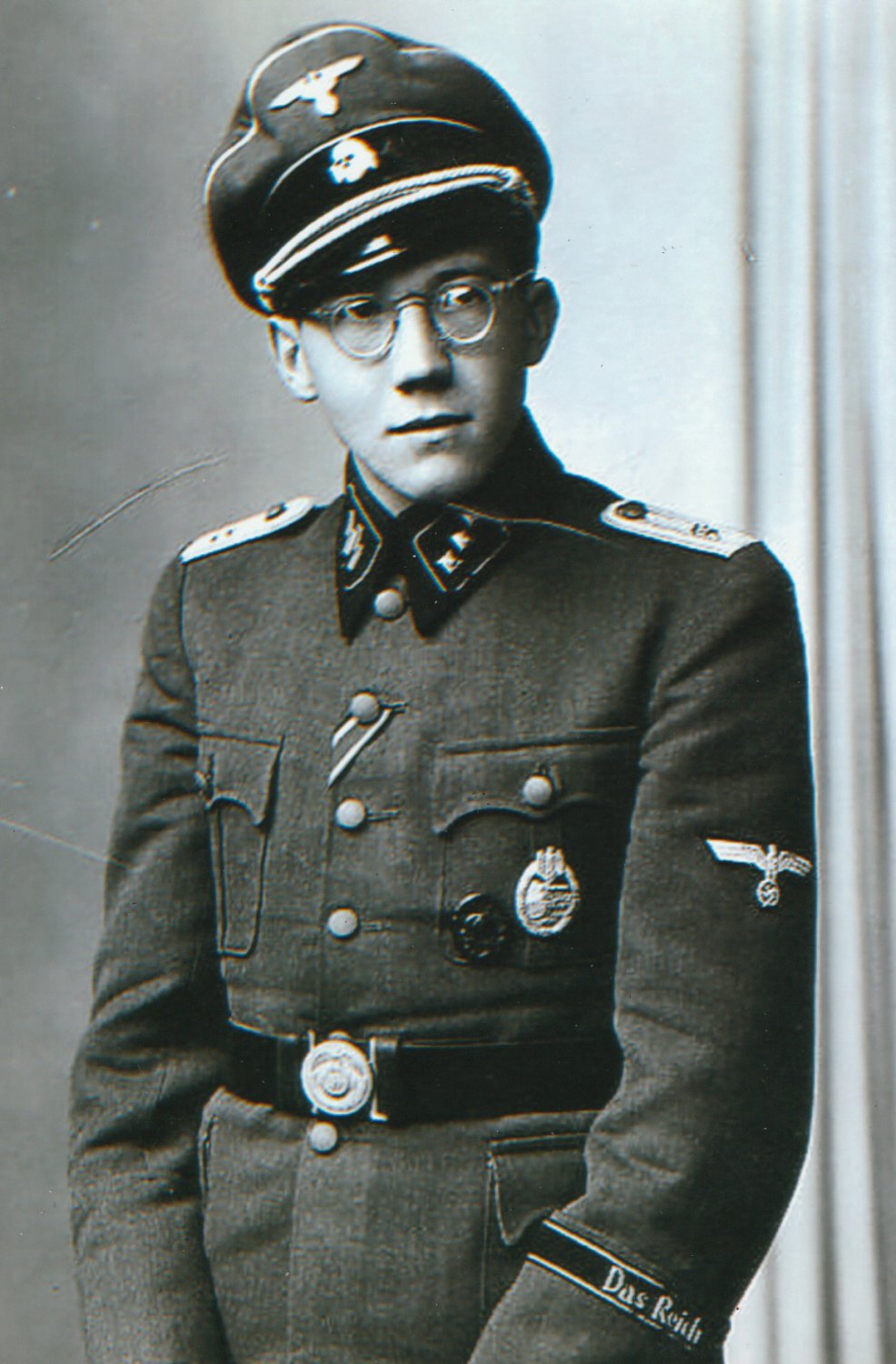 German WW2 Photo == SS Officer