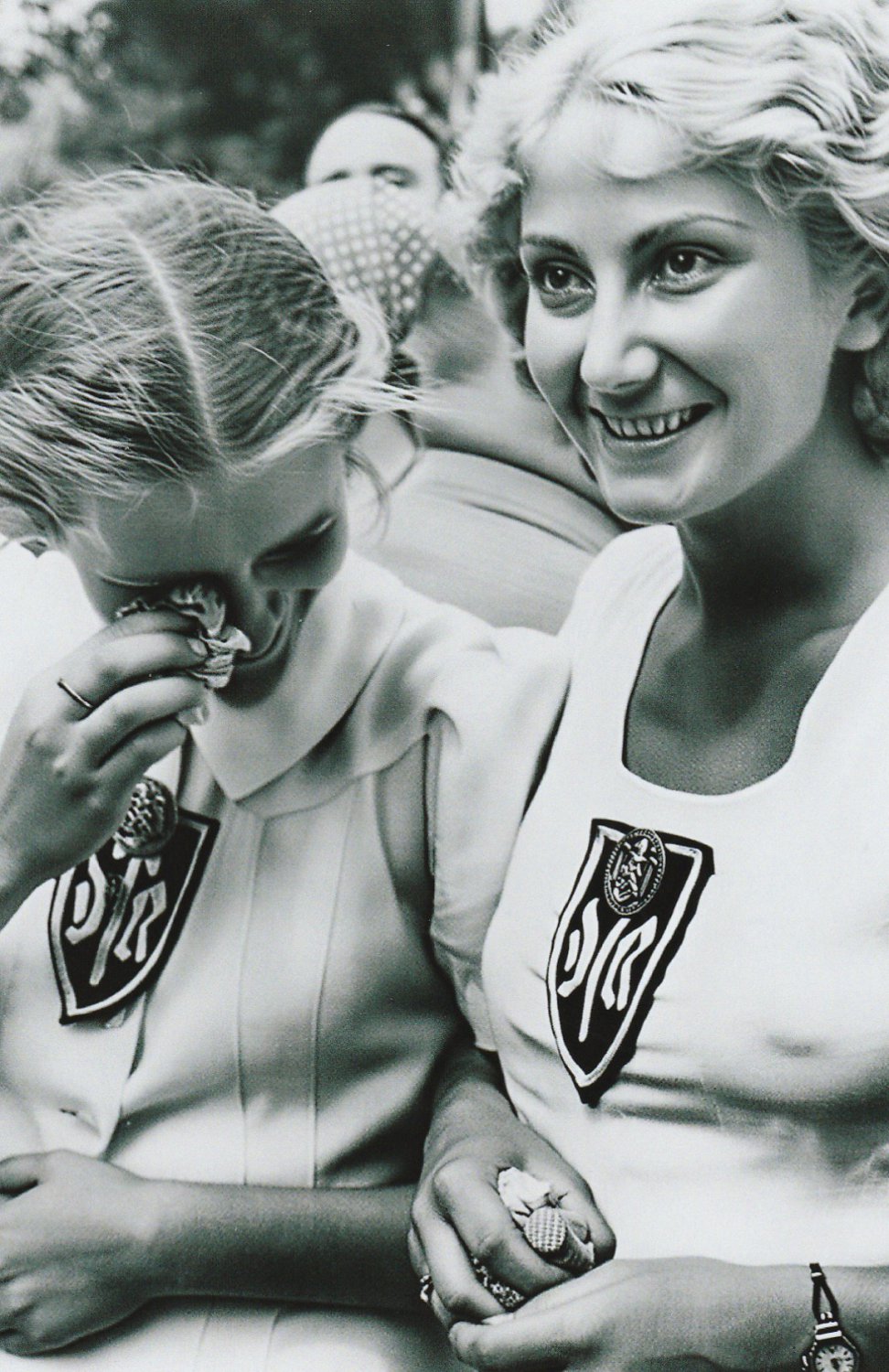 German WW2 photo - Deutscher Mädel League Bdm Girls