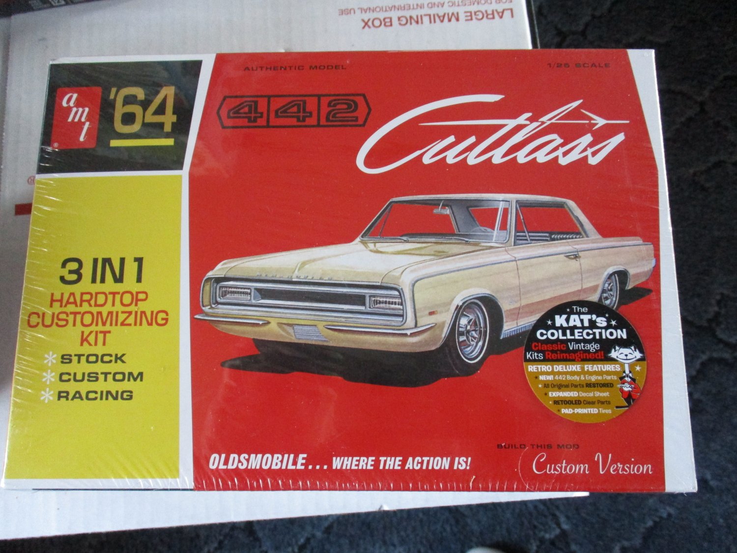 AMT 1964 OLDS CUTLASS 442 HARDTOP 1/25 SCALE