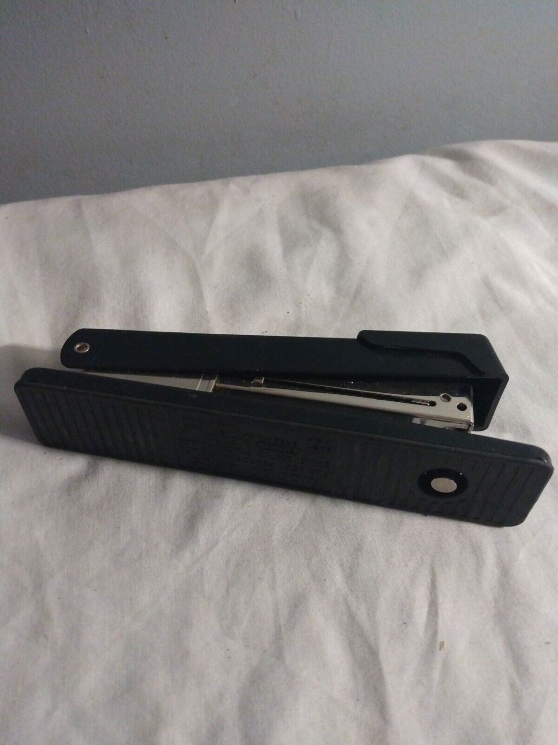 Stanley Bostitch ~ All Metal DESKTOP STAPLER ~ B515-BLACK