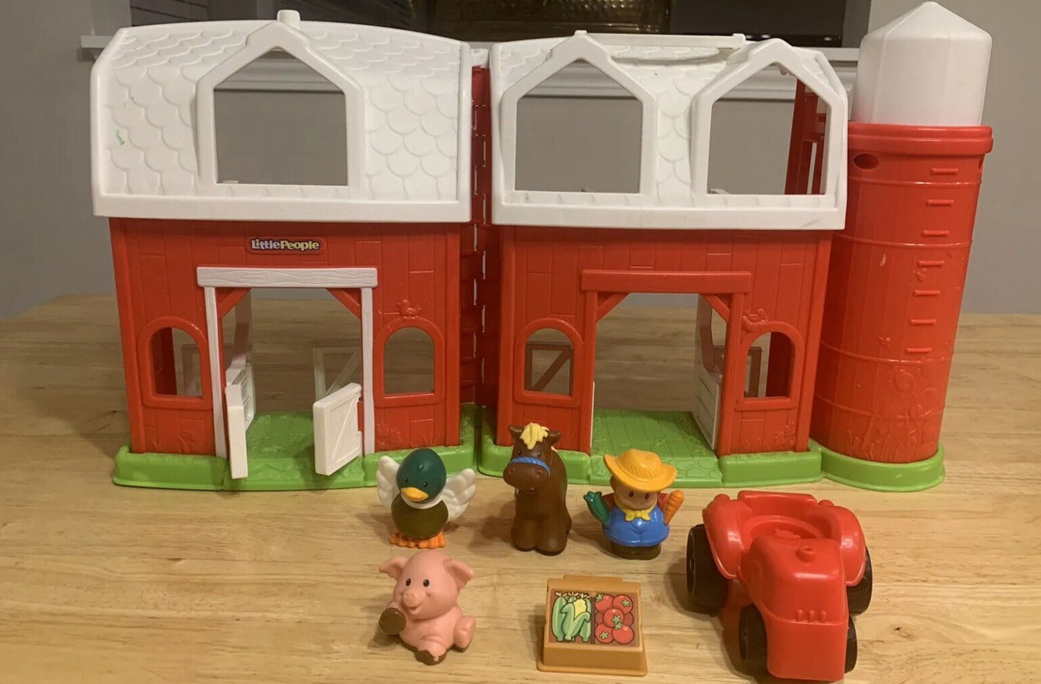 Fisher Price Little People Animal Friends Farm Barn And the Sound Works