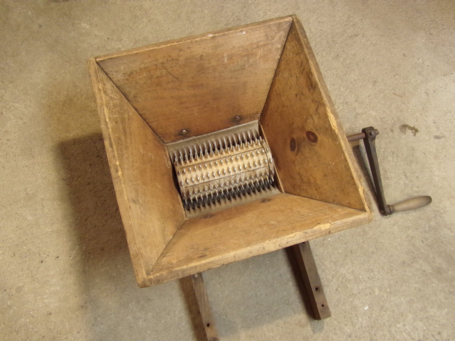 Antique Wood Portable Grape Crusher FR