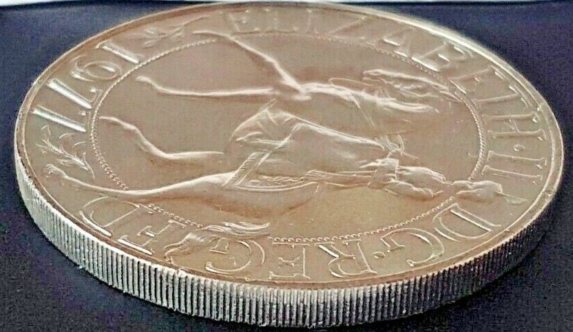 Royal Memorabilia Queen Elizabeth II Silver Jubilee 1952 - 1977 Crown ...