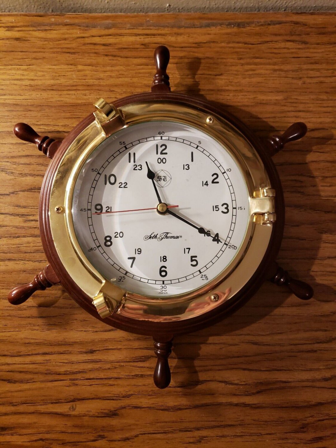Seth Thomas Nantucket Ships Wheel Clock. Model #1067.
