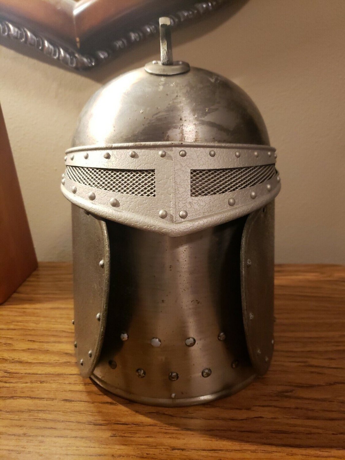 VINTAGE CAMELOT MEDIEVAL KNIGHTS ICE BUCKET HELMET PEWTERTONE. GLADIATOR