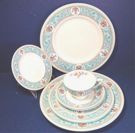 ROYAL DOULTON ENGLAND SOMERSET CHINA CUP SAUCER DINNER PLATE SALAD ...