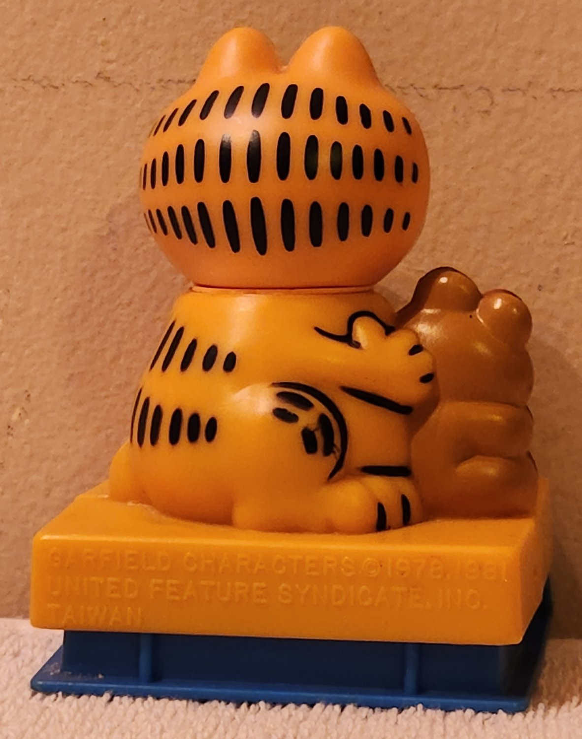 Garfield the Cat & Pooky Animated Push Down Toy Stick With Me Kid We'll ...