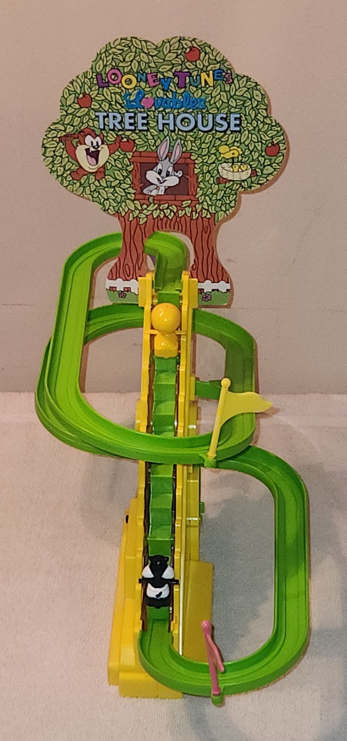 Looney Tunes Lovables Treehouse Chase Playset Baby Tweety Sylvester ...