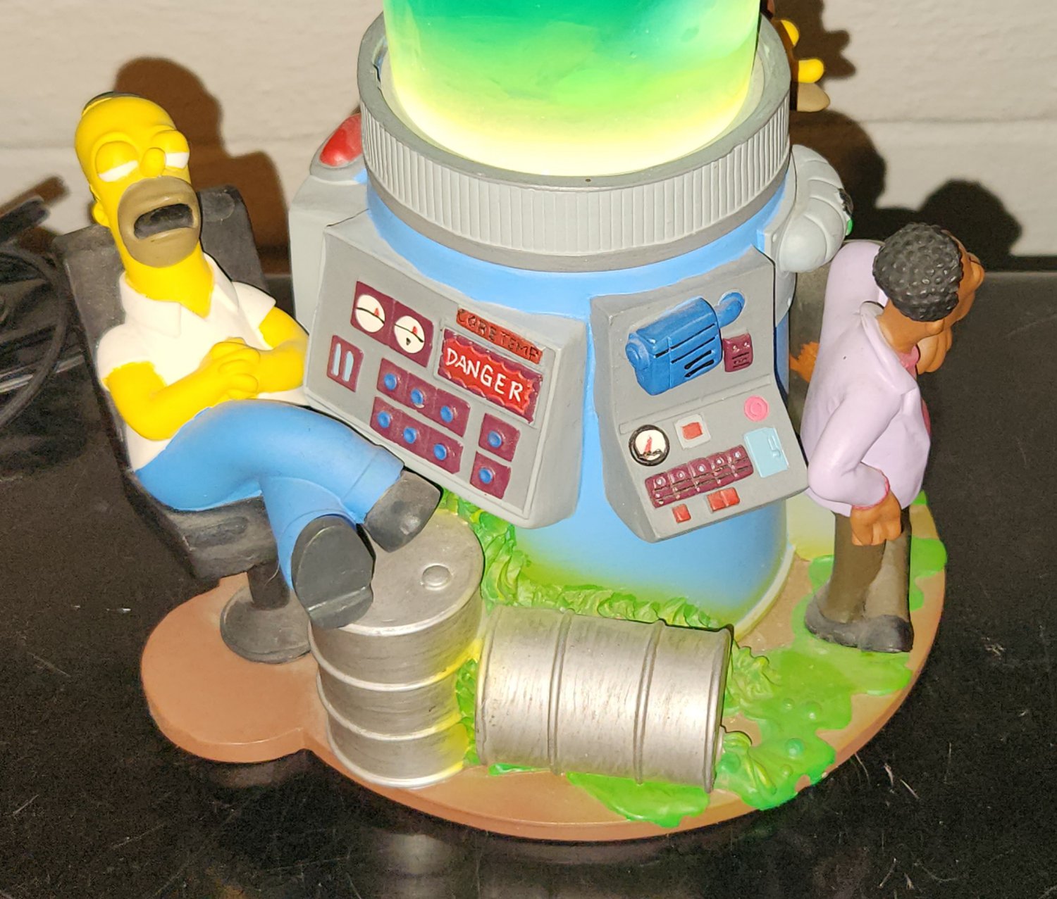 The Simpsons Nuclear Power Plant Lava Lamp Complete Blinky Homer Lenny ...