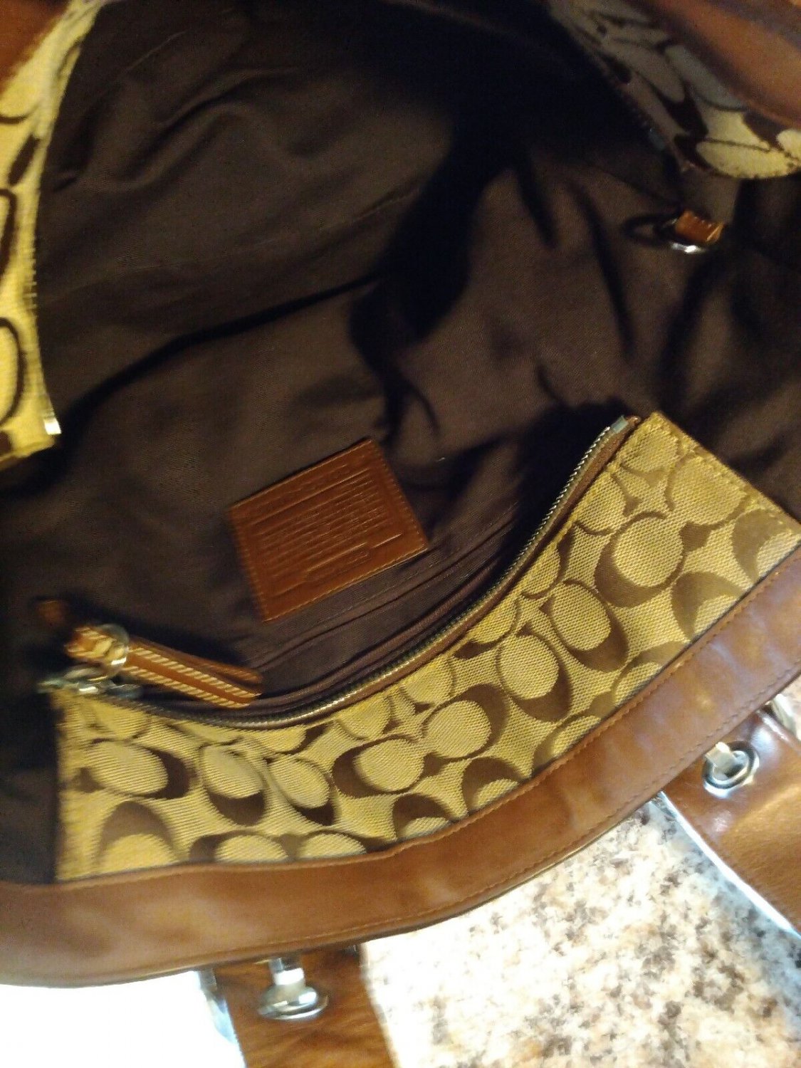 COACH Signature Leather Carry all Tote Purse Bag Side Pockets C06Q-10079