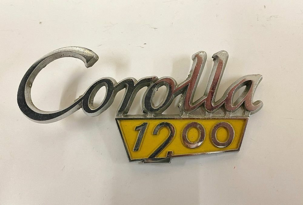 Toyota Corolla 1200 Emblem