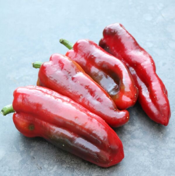 20 Sweet Marconi Red Premium Pepper Fresh Seeds Garden