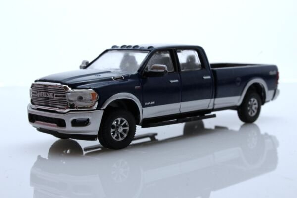 2022 Dodge Ram 2500 Laramie 4X4 Pickup Truck 1:64 Scale Blue Diecast Toys
