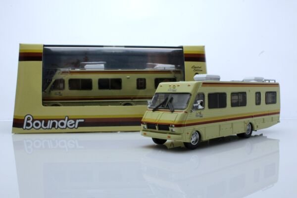 1986 Fleetwood Bounder Motorhome / Rv Exclusive 1:64 Scale Camper ...