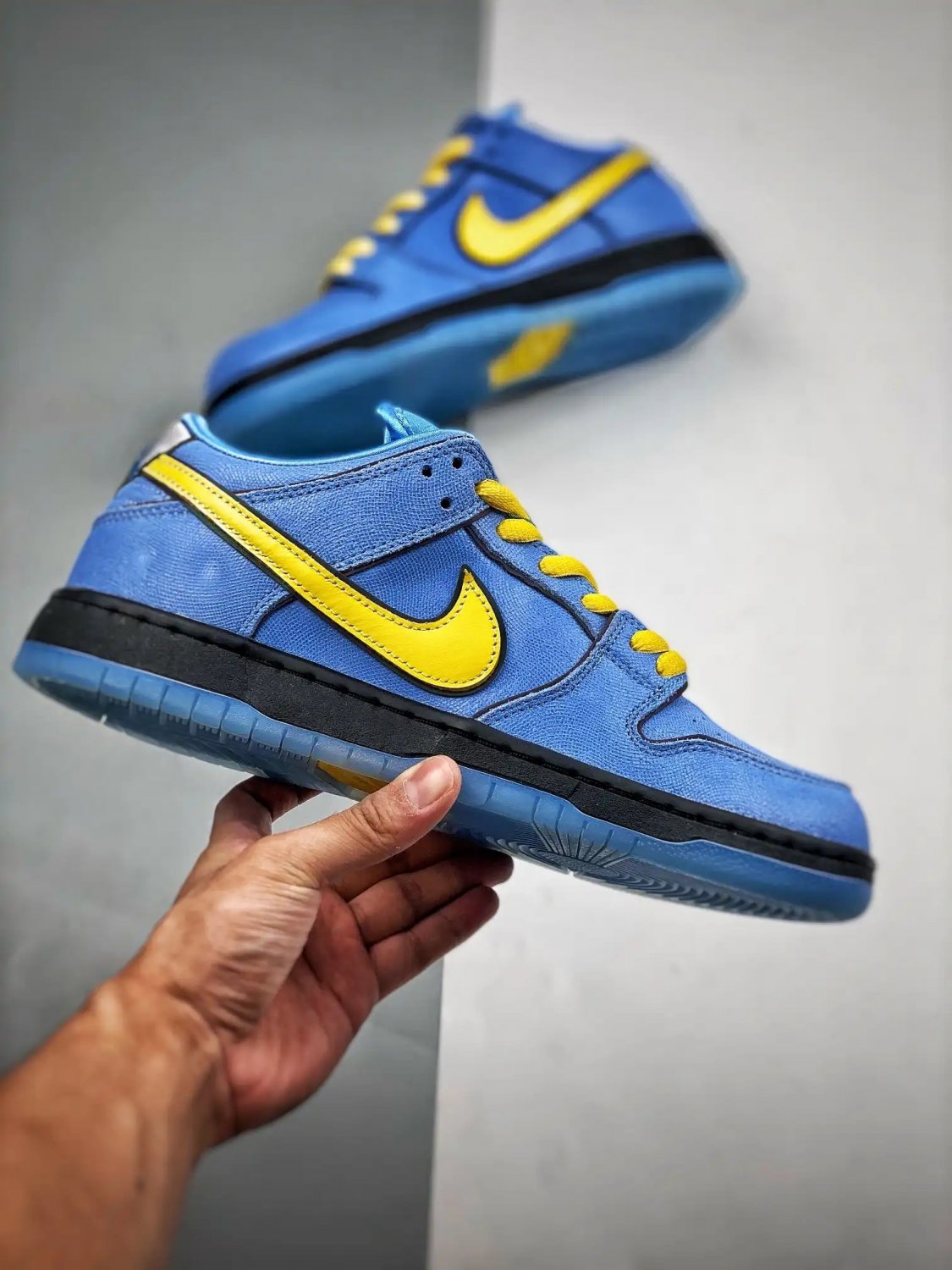 the powerpuff girls x sb dunk low bubbles blue chil fz8320-400