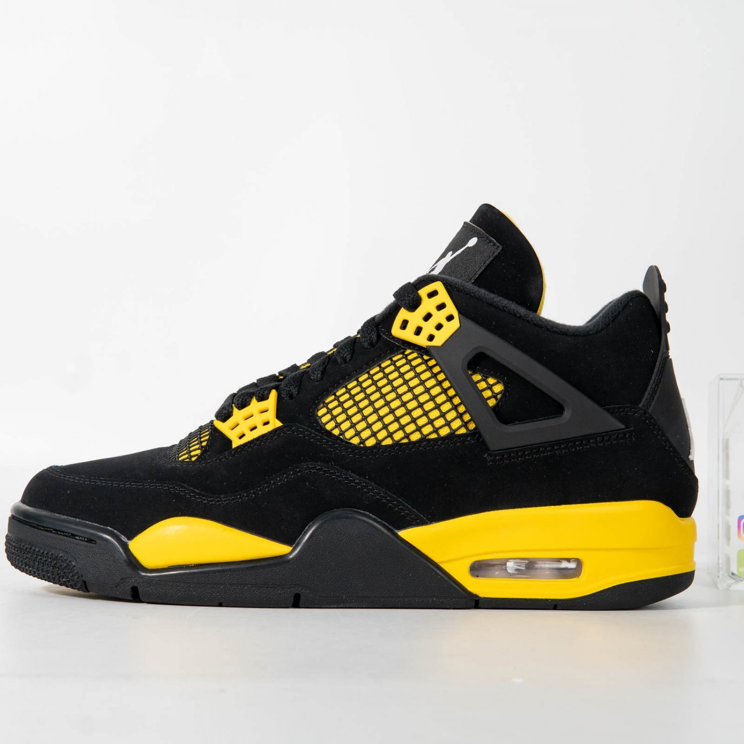 Jordan 4 Retro Thunder