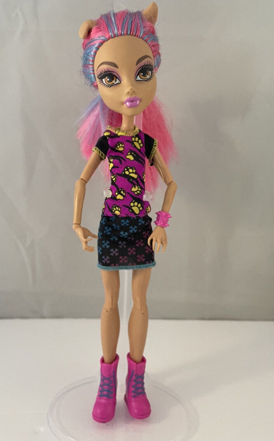 Monster High Creepateria Howleen Wolf Doll Complete