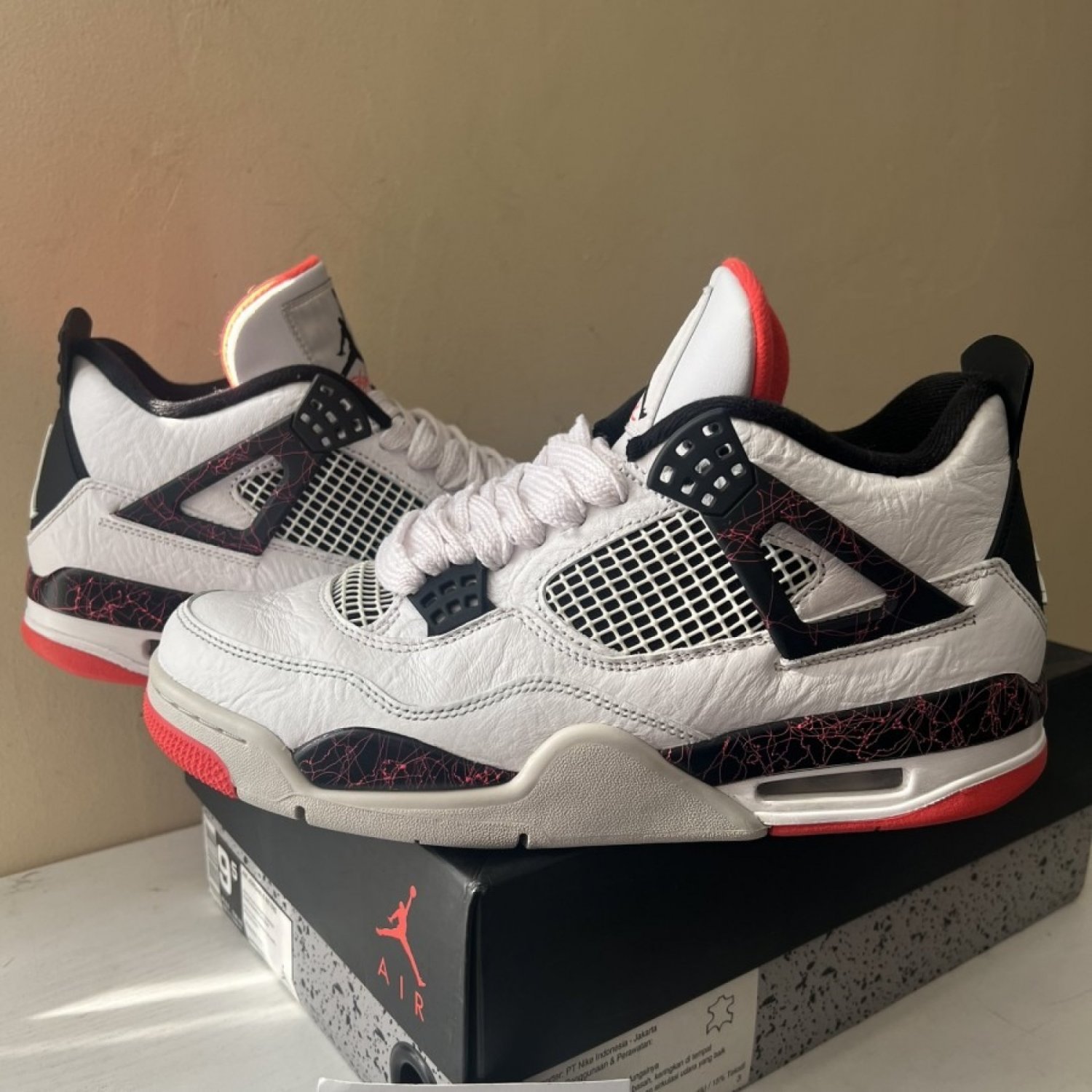 Air Jordan 4 Retro Flight Nostalgia Crimson,White,Black