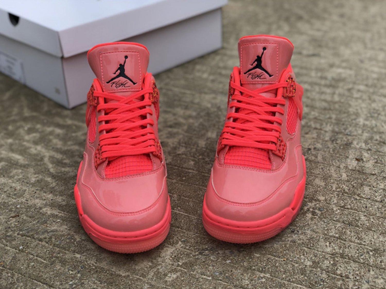 Air Jordan 4 Retro Hot Punch