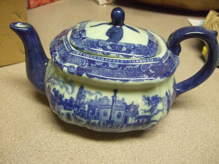 VICTORIA WARE IRONSTONE Tea Pot 'Flow Blue' NEW