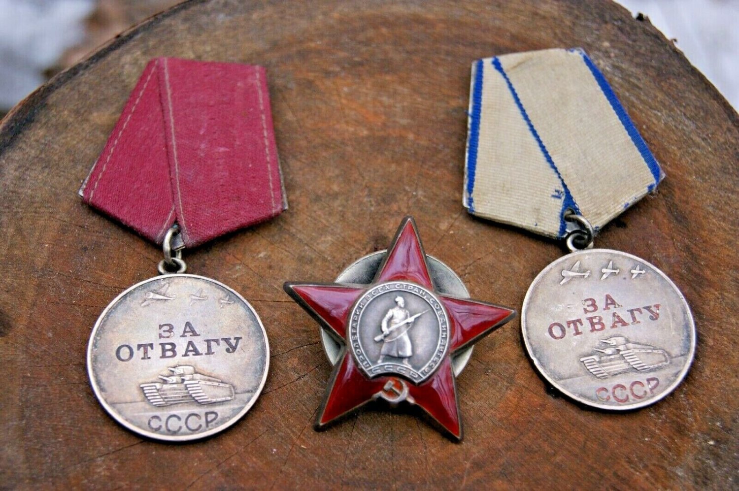 WW2 Russian Medals Original Soviet Russian Combat Order RED STAR +2 Medals