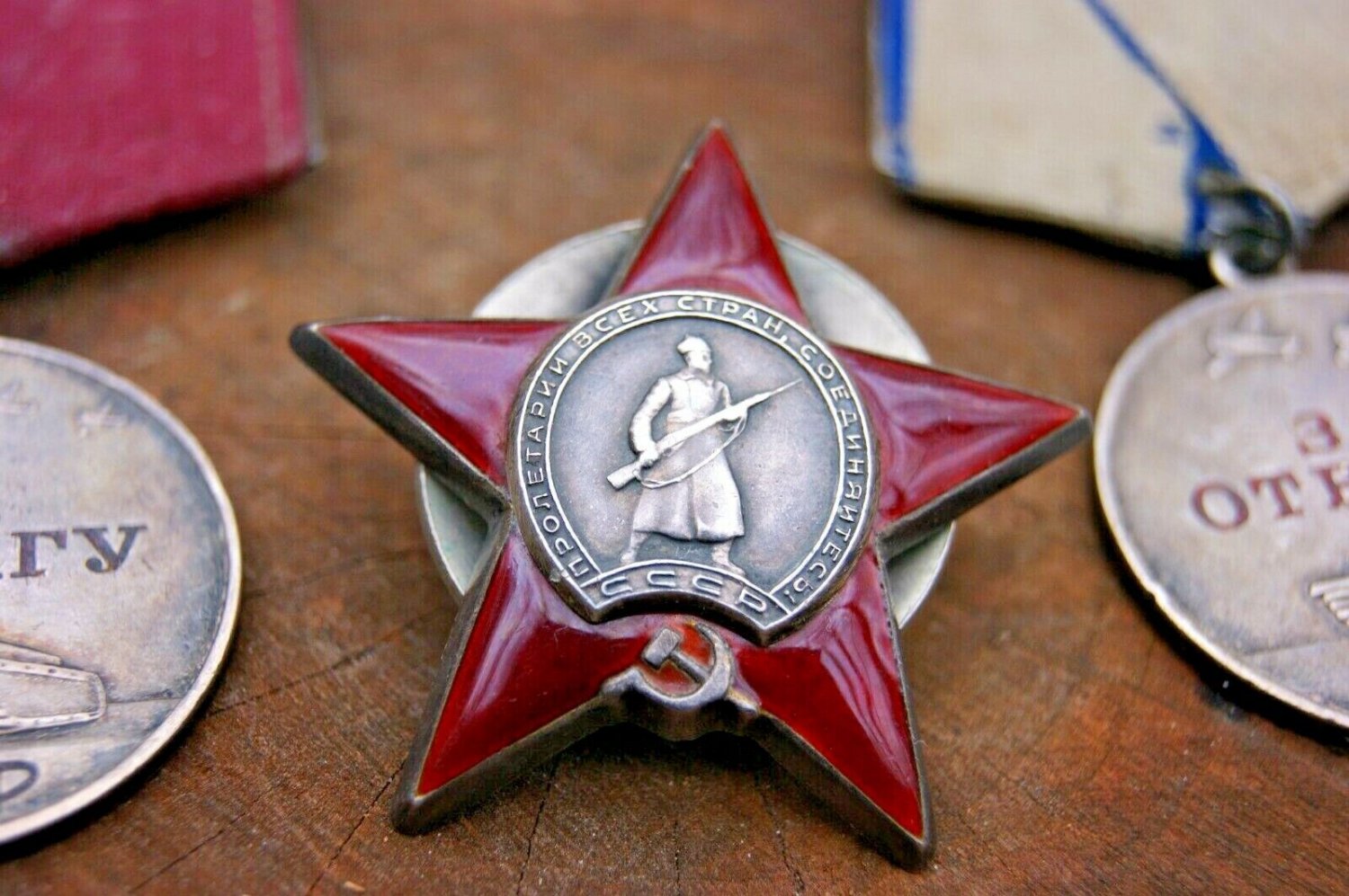 WW2 Russian Medals Original Soviet Russian Combat Order RED STAR +2 Medals