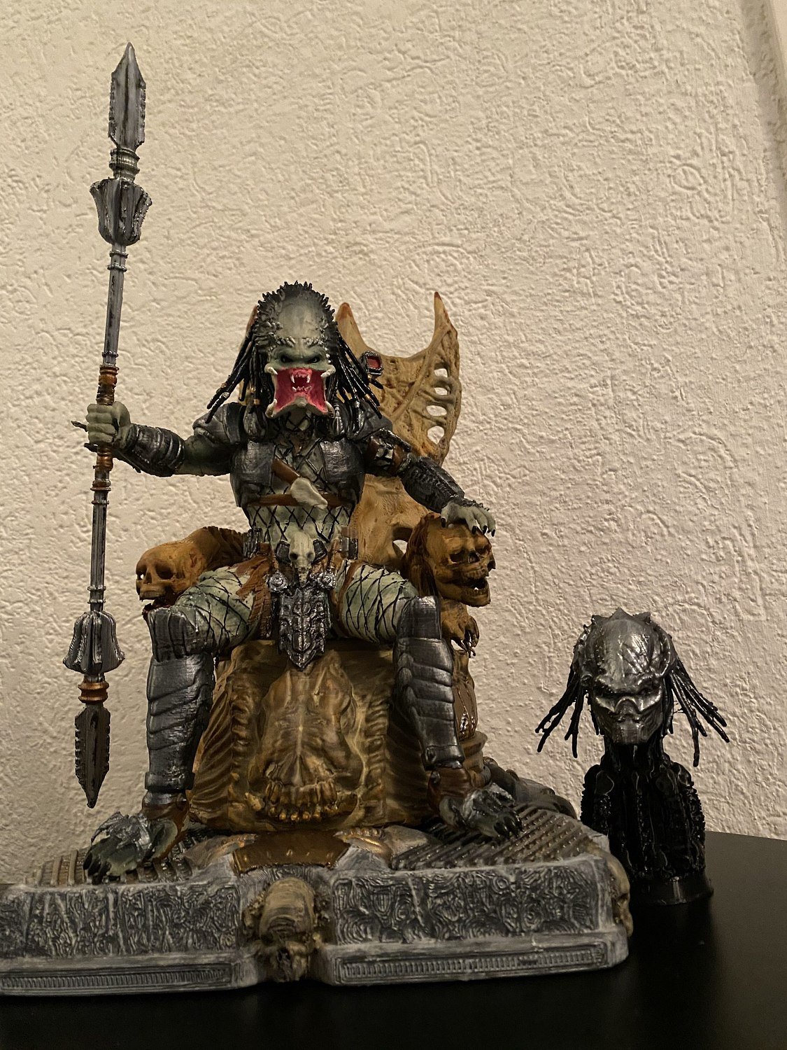 Predator on throne STL file