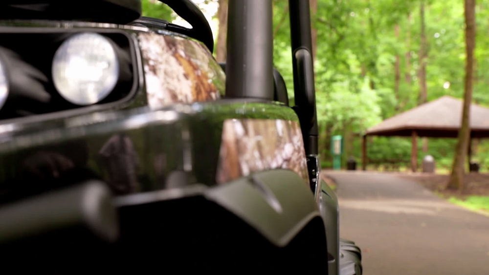 Dynacraft Realtree 24 Volt UTV Powered Ride-On with Custom Realtree ...