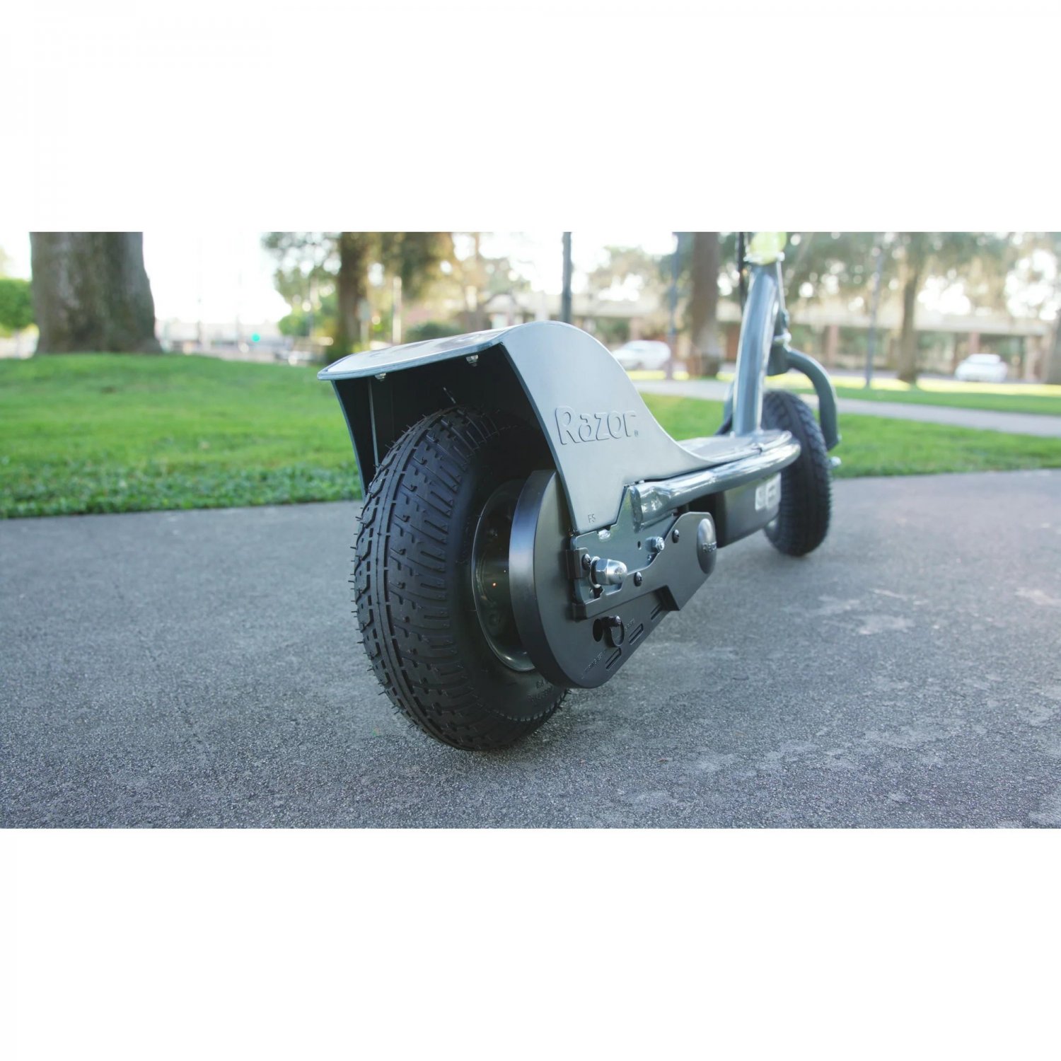 Razor E300 Electric Scooter 9" Pneumatic Front Tire, Up to 15 mph, 250W ...