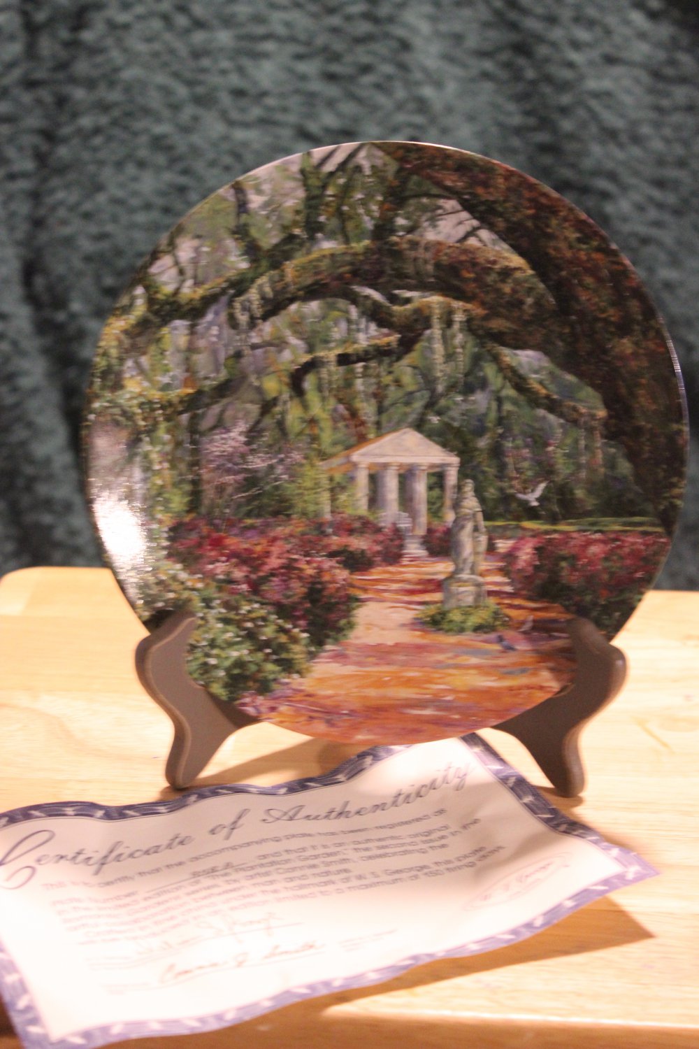 The plantation garden collector plate