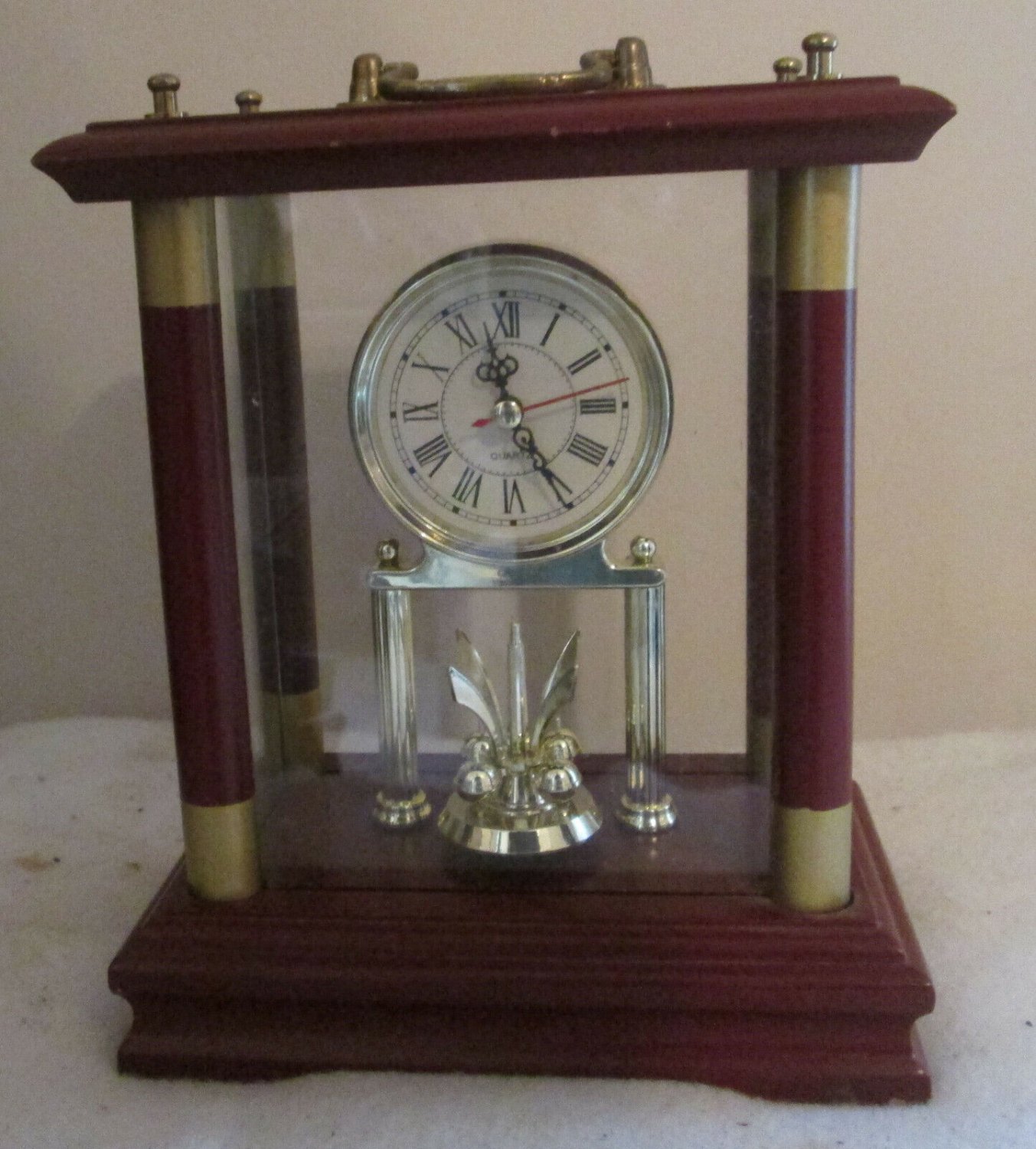 QUARTZ MANTEL CLOCK WOOD & GLASS SPINNING PIECE GOLD TRIM