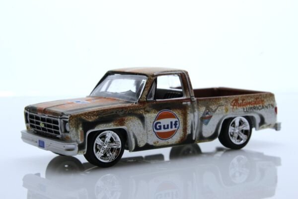 Diecast 1978 Chevy Silverado C 10 Gulf Rusty Square Body Pickup Truck 1:64
