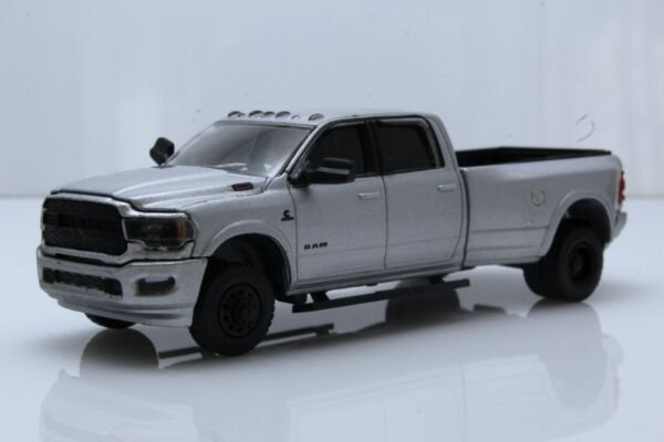 Diecast 2021 Dodge Ram 3500 Dually Limited Night Edition Truck 1:64 Scale