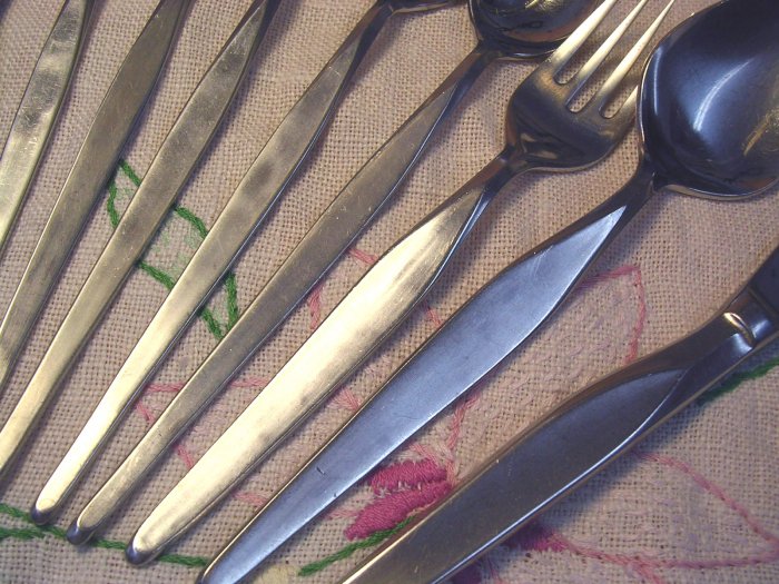 NORITAKE LINDEN 9pc STAINLESS STEEL FLATWARE SILVERWARE