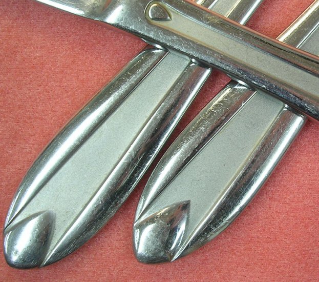 HAMPTON SILVERSMITHS CLASSY 3 PLACE KNIVES STAINLESS FLATWARE SILVERWARE