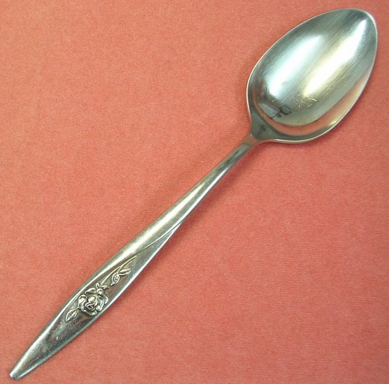 ONEIDA LASTING ROSE SERVING SPOON DELUXE STAINLESS FLATWARE SILVERWARE