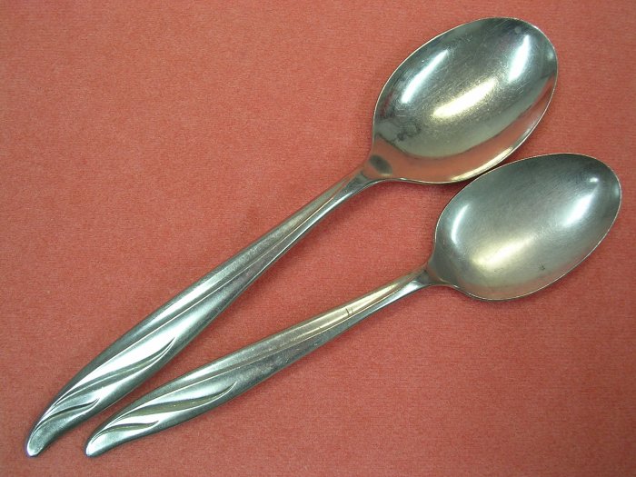 INTERNATIONAL DIGNITY SOUP & TEA SPOONS SILCO STAINLESS FLATWARE SILVERWARE