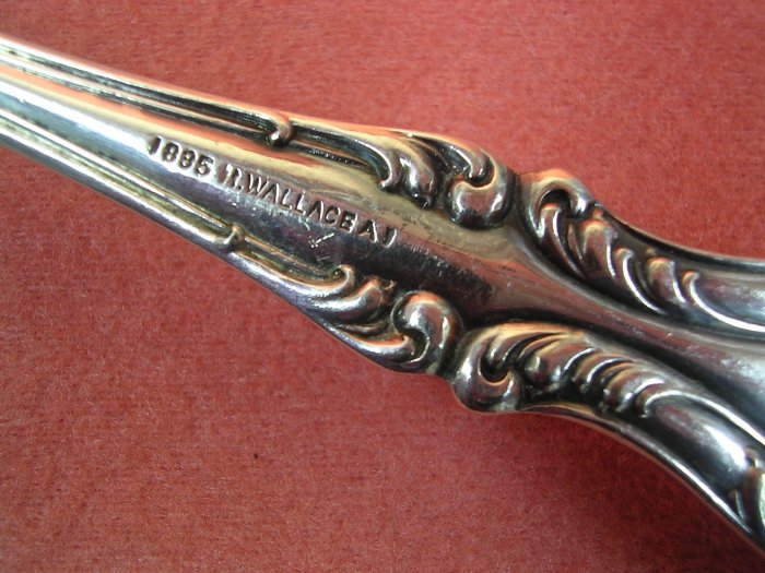 1835 R WALLACE JOAN 1896 SERVING FORK Fmono FLATWARE SILVERWARE SILVERPLATE