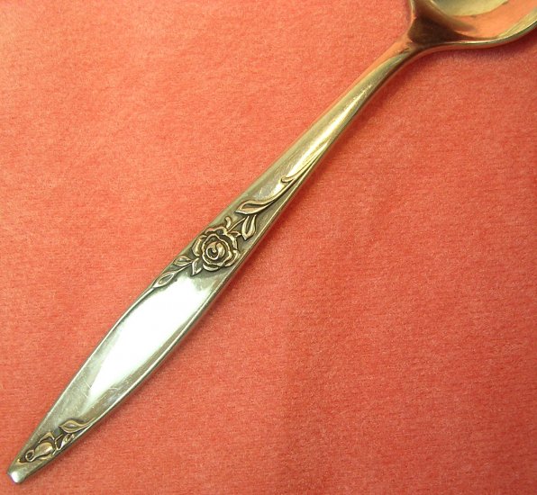 ONEIDA TWILIGHT ROSE TEASPOON WEST BEND STAINLESS FLATWARE SILVERWARE