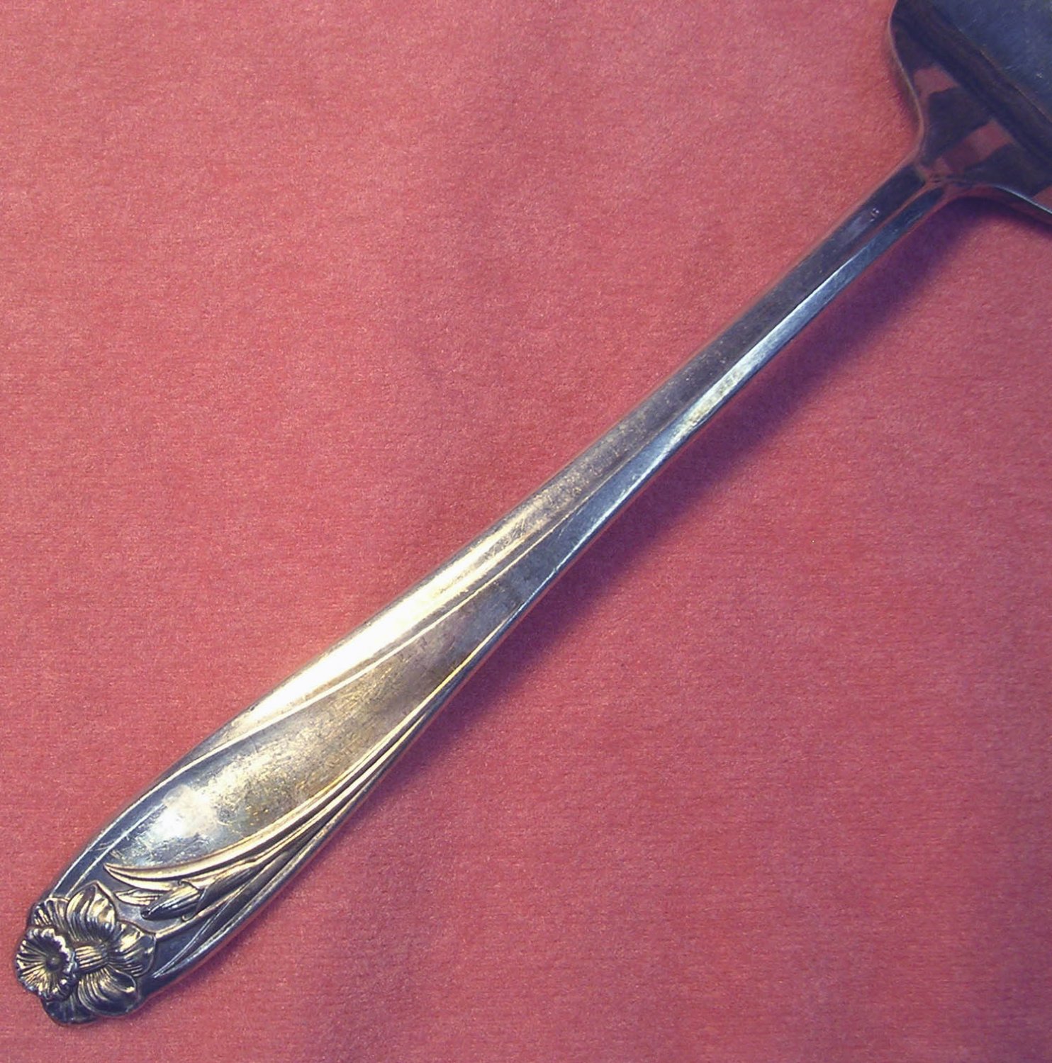 INTERNATIONAL 1847 ROGERS BROS DAFFODIL SERVING FORK 1950 SILVERWARE ...