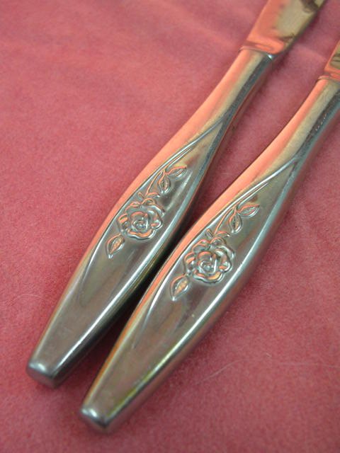 ONEIDA LASTING ROSE 2 KNIVES DELUXE STAINLESS FLATWARE SILVERWARE