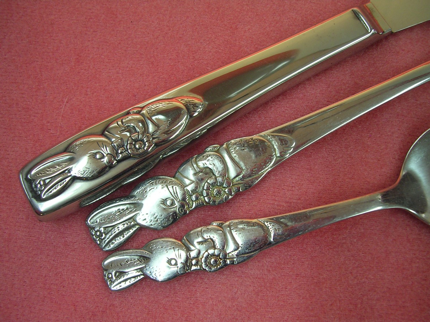 ONEIDA PETER RABBIT BABY SPOONS & YOUTH KNIFE COMMUNITY STAINLESS ...