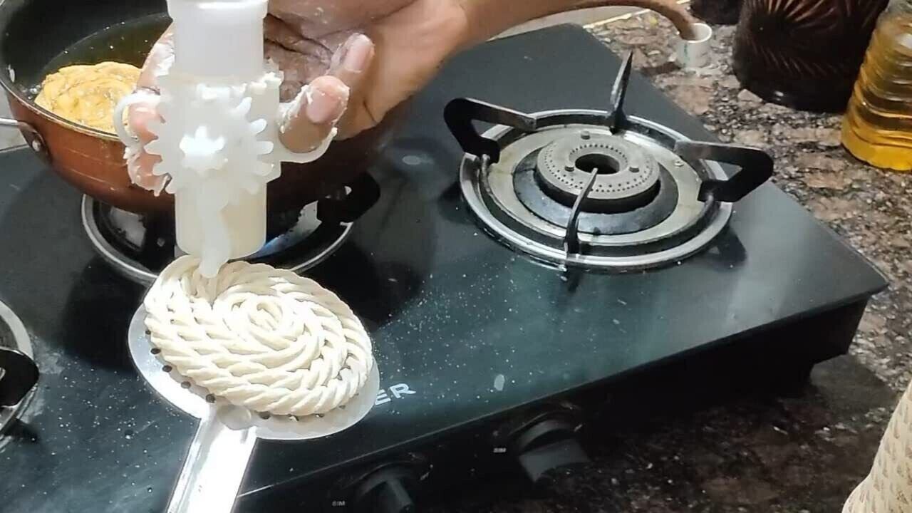 Murukulu Maker Press with 15 Different Types of Jalies murukku, namkeen ...