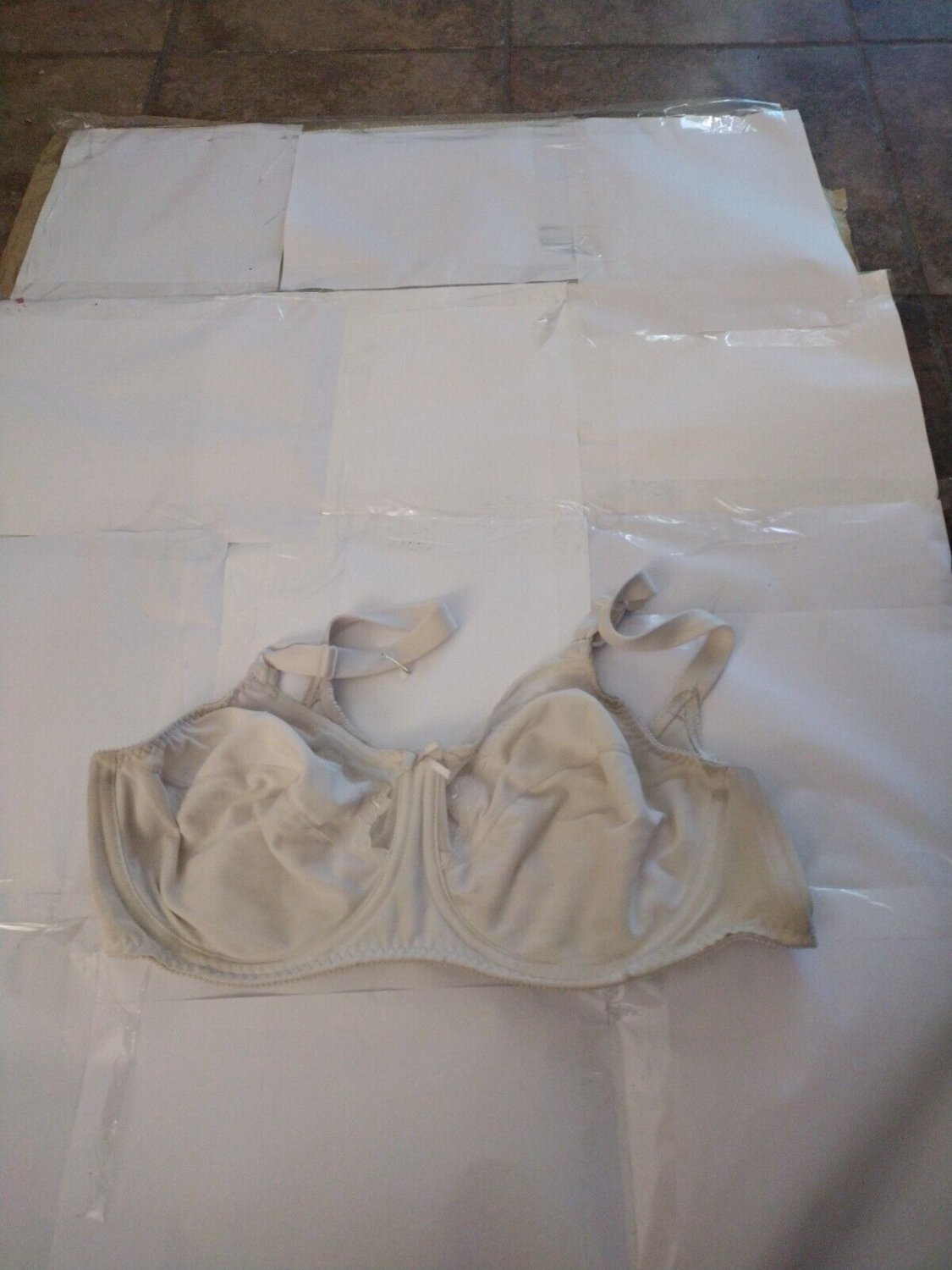 Women's Defective Bra Bali Brand Size 40D Underwire.